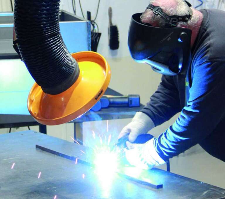 Beställ punktutsug och utsugsarm | Utsug av svetsrök | GEOVENT